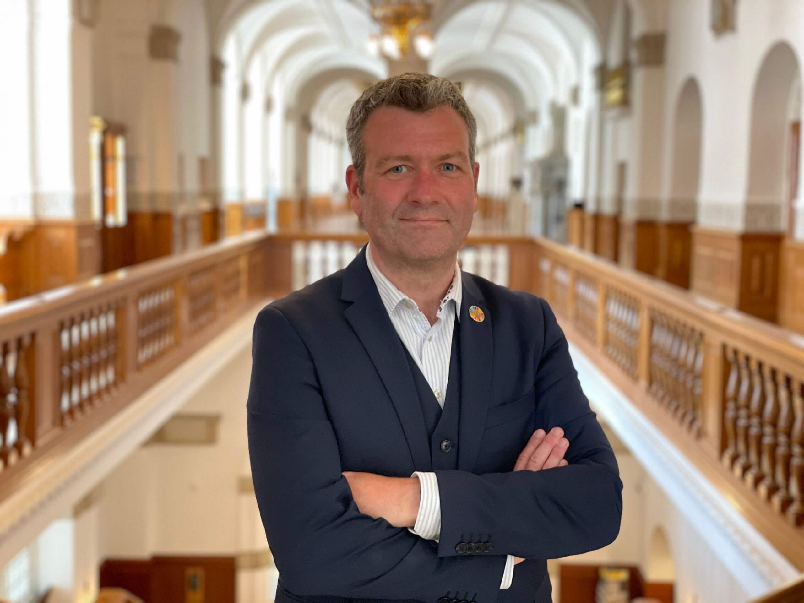 Otte ministerier overfører magt til nyt Ministerium for ...